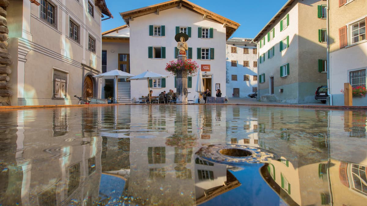 Das Knie! Team Caminada kocht in Valendas bei Matthias Althoff ...