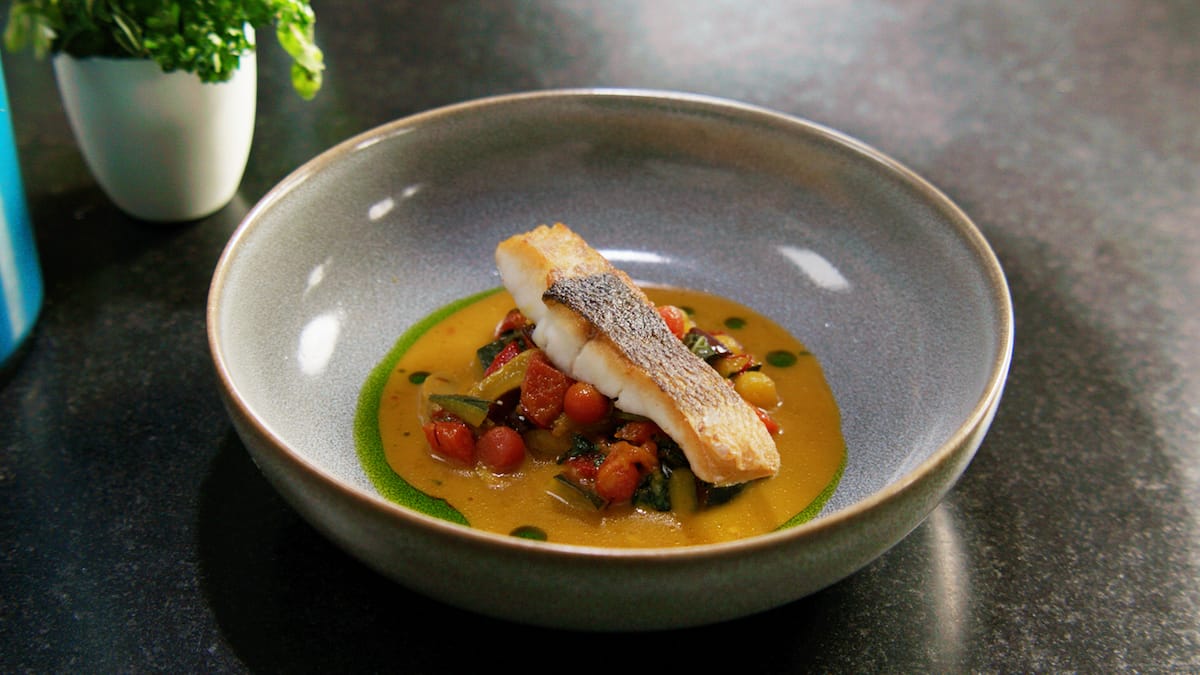 Fisch-Rezept: Loup de mer niçoise von Starkoch Andreas Caminada ...