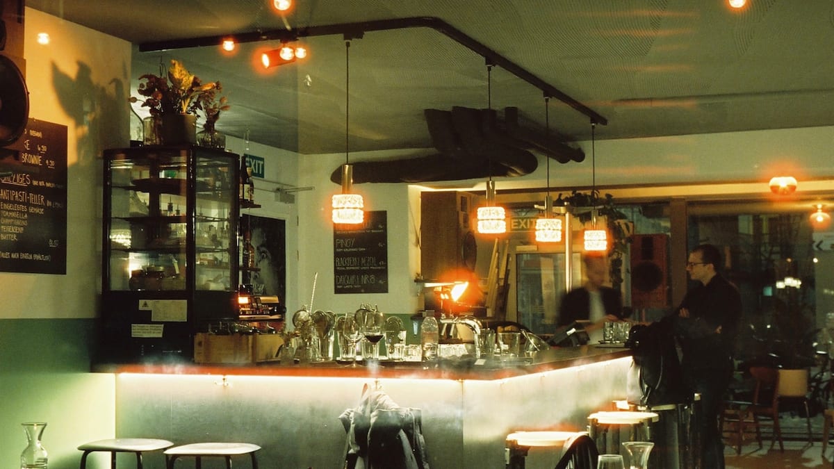 Pop Analog Bar - Vinyl- & Naturwein-Welt | GaultMillau